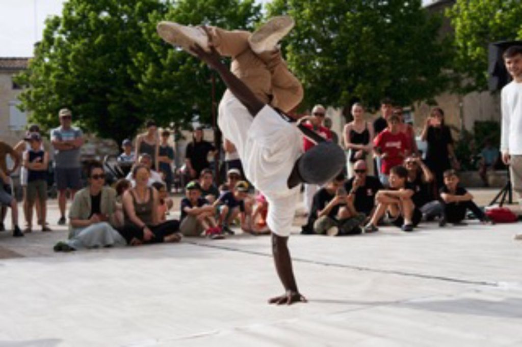 A Niort, Omar Younoussa propose des stages de hip hop • Niort info
